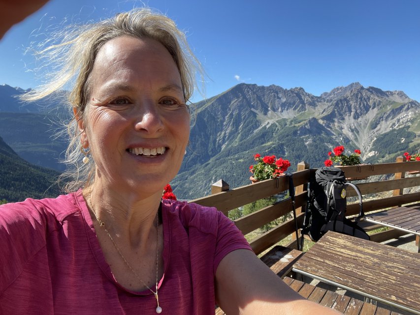 ורד, 56, הר אדר - "date50plus"