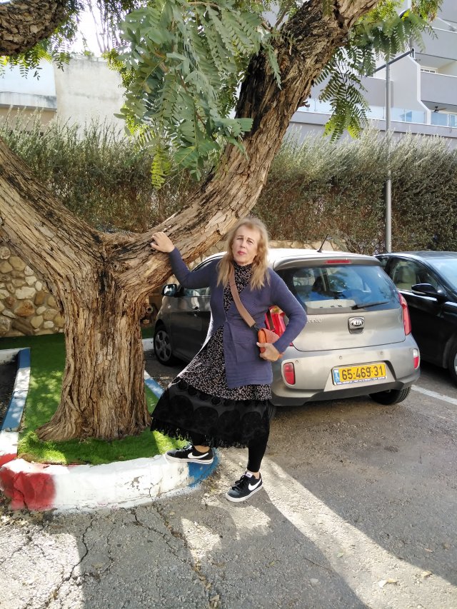 קלאודיה, 64, רעננה - "date50plus"