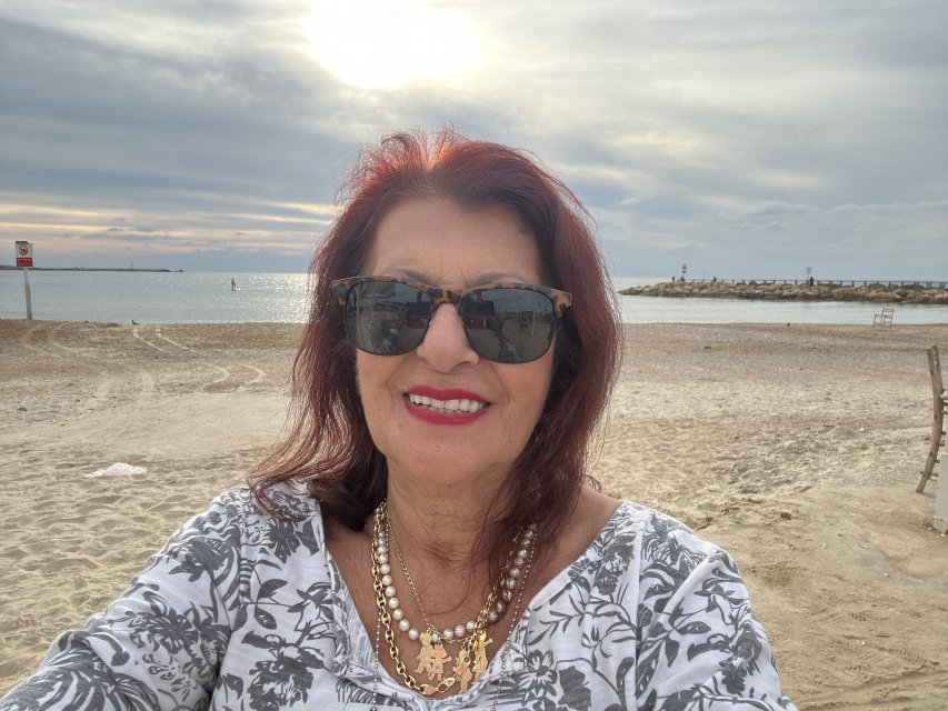 שושי, 72, תל אביב - "date50plus"