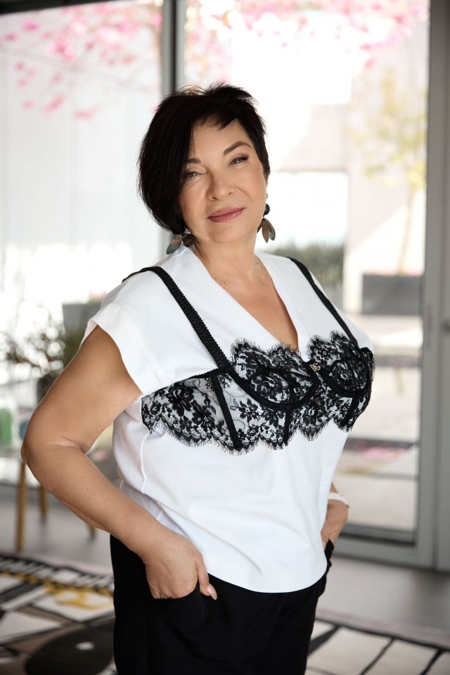 ליזה, 67, תל אביב - "date50plus"