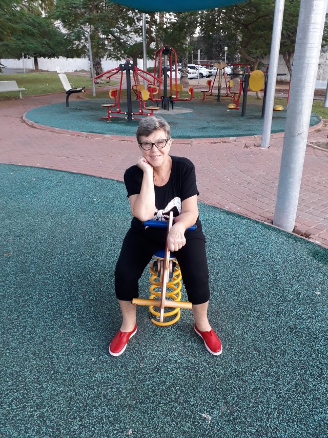 ולנטינה, 73, חדרה - "date50plus"