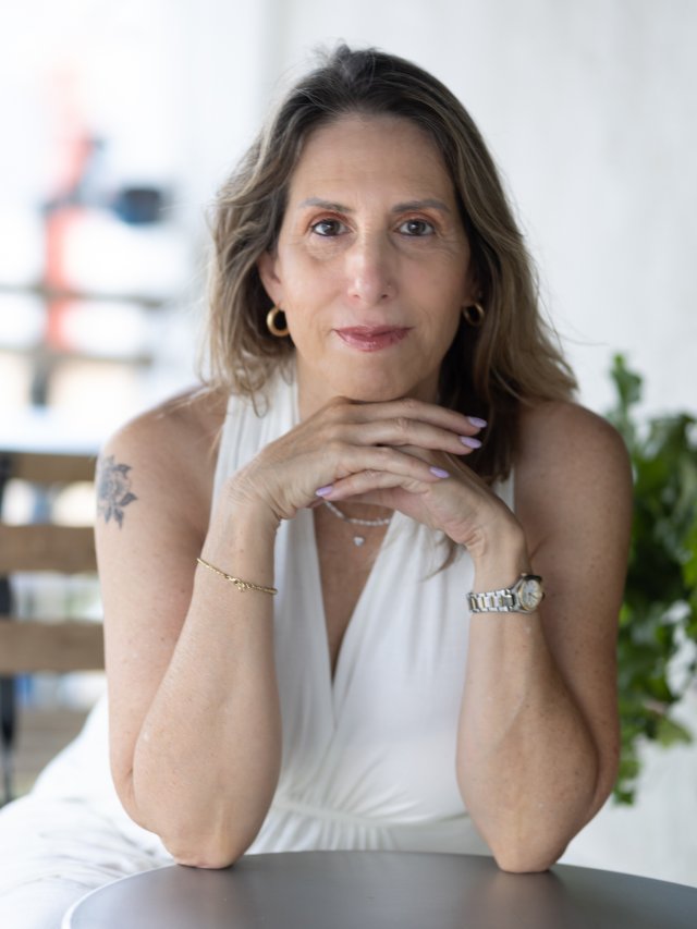 ורד איכבום, 62, פתח תקווה - "date50plus"