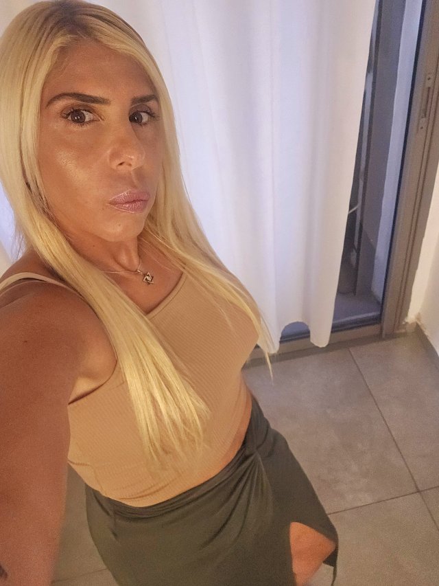 שירי, 42, בת ים - "date50plus"