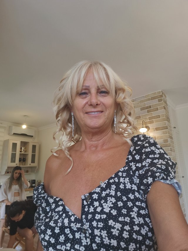 חיה חיה, 69, תל אביב - "date50plus"