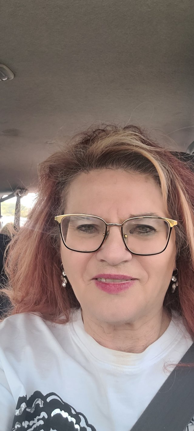 תמי גרינברג, 72, תל אביב - "date50plus"