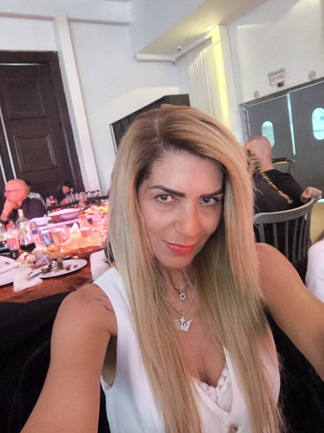 דבי, 65, תל אביב - "date50plus"