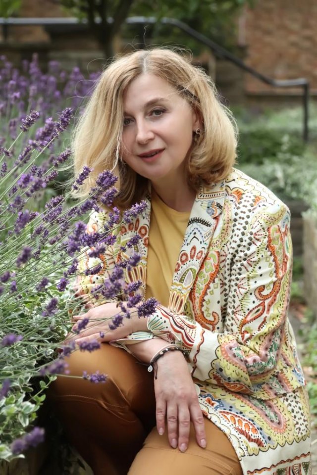 Tanya, 51, London - "date50plus"