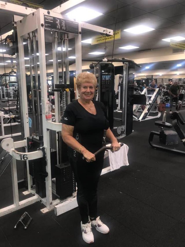 זינה, 65, בת ים - "date50plus"