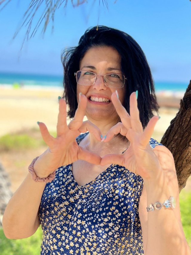 אסתי, 59, חולון - "date50plus"